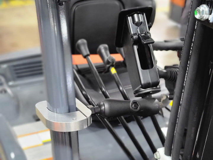 Forklift bracket for Toyota 8-Series – Tractor Bracket